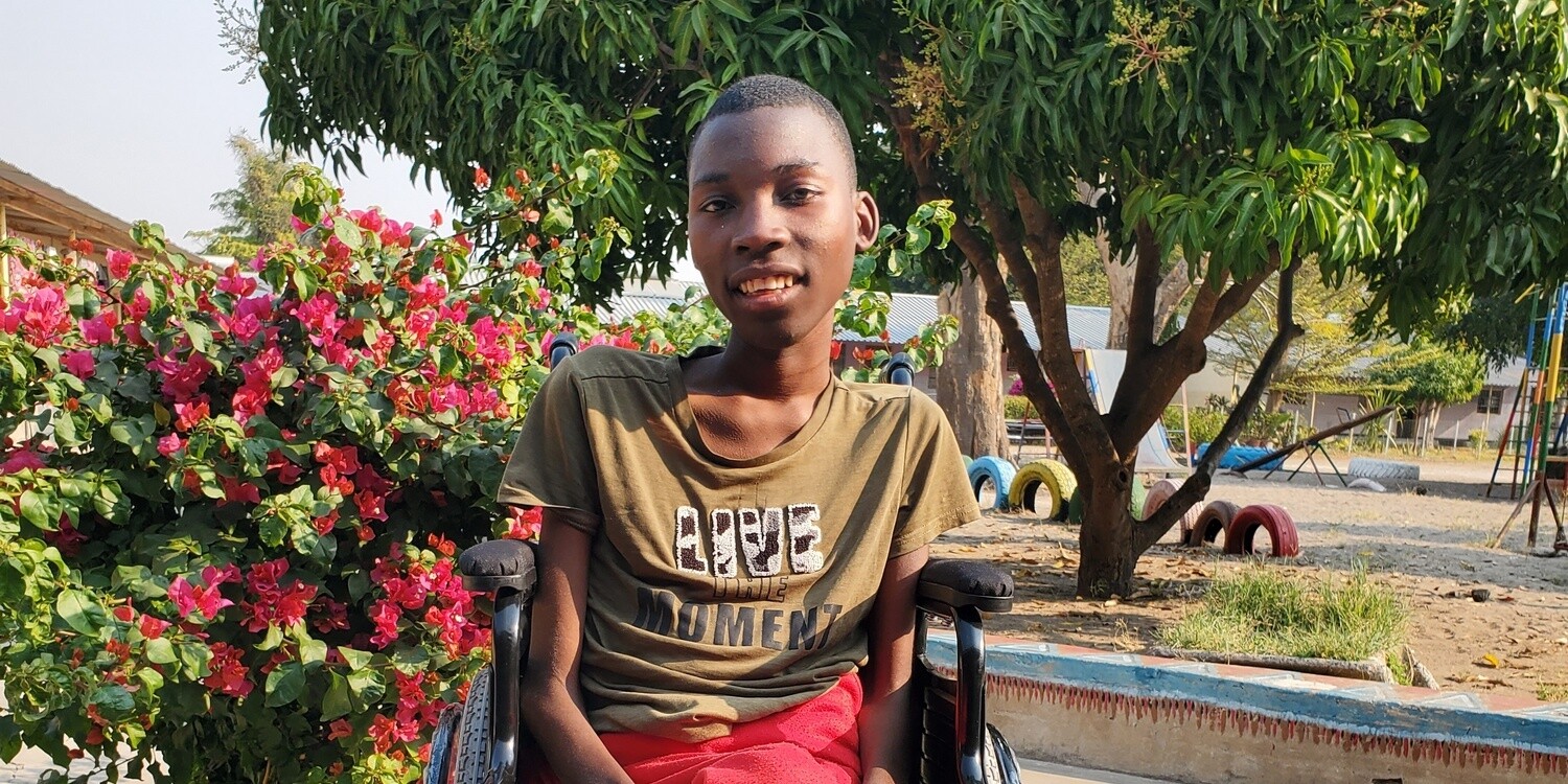 Dzieci Afryki » CIEŃ DLA MUTONGA