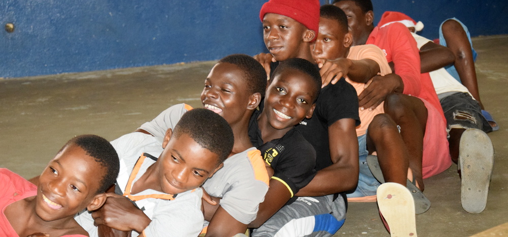 Dzieci Afryki » JAK GODNIE ZMIENIĆ HISTORIĘ DZIECKA ULICY-en